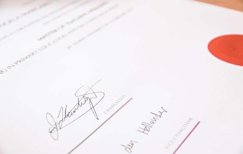 Foglio firma dipendenti: definizione, obblighi e gestione efficace | Advicy